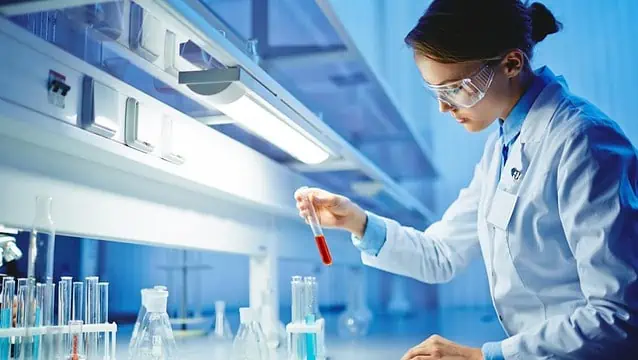 BTS Métiers Chimie : durée, accès, programme et débouchés